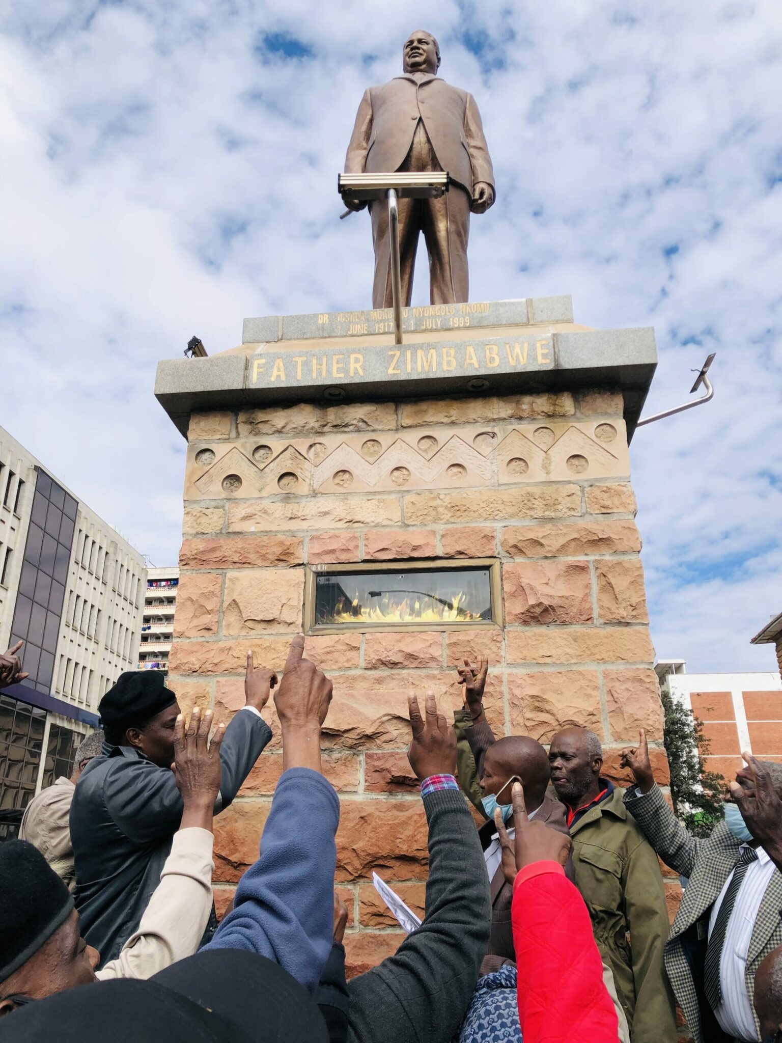 Police temporarily block ZPRA ‘yellow t-shirts’ march – Zimbabwe Situation