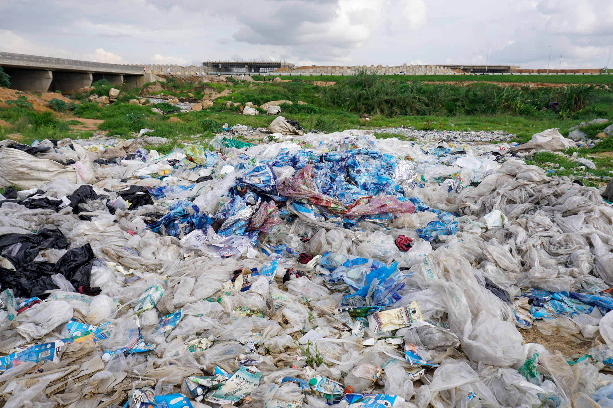 Zimbabwe fights a losing battle against illegal Chinese plastics – CITEZW